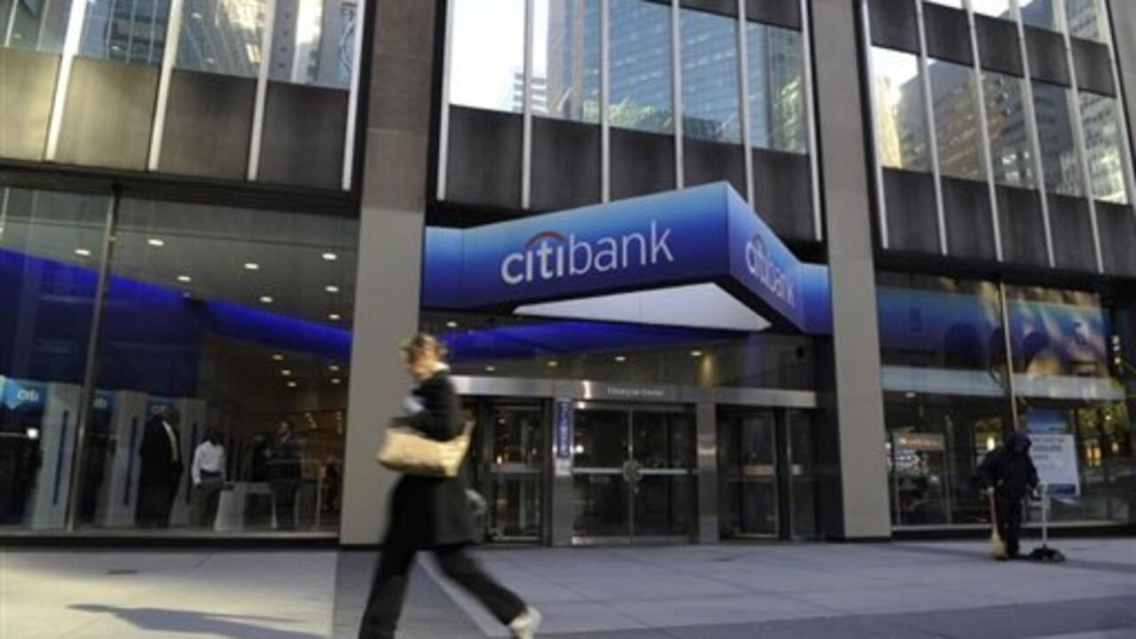 Citigroup rebounds after massive losses