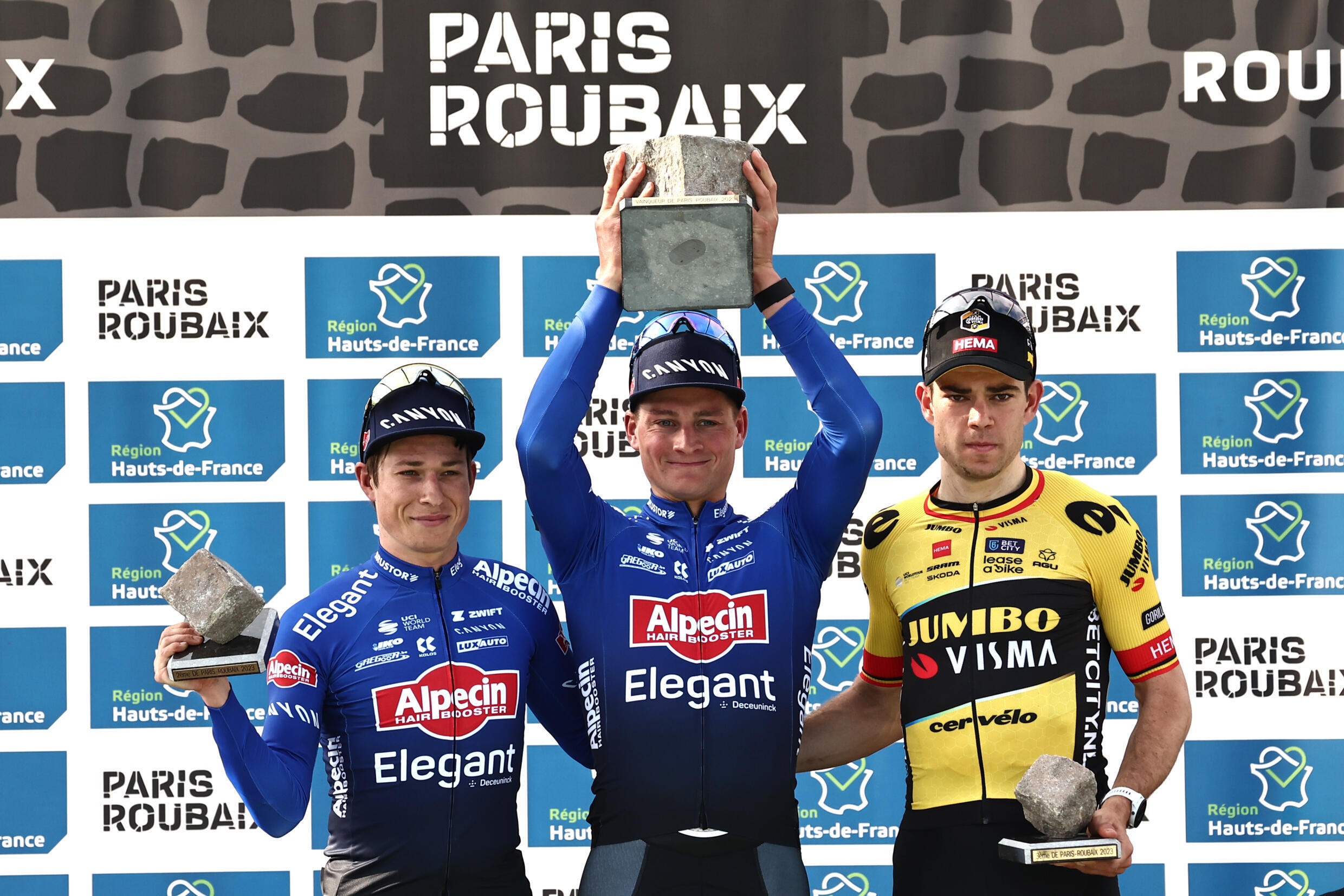 Cyclisme: Mathieu van der Poel remporte son premier Paris-Roubaix