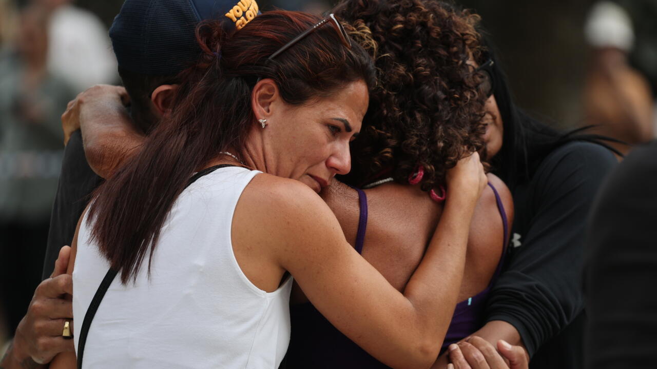 Witnesses tell of courage, panic in wake of Bondi Beach shootings