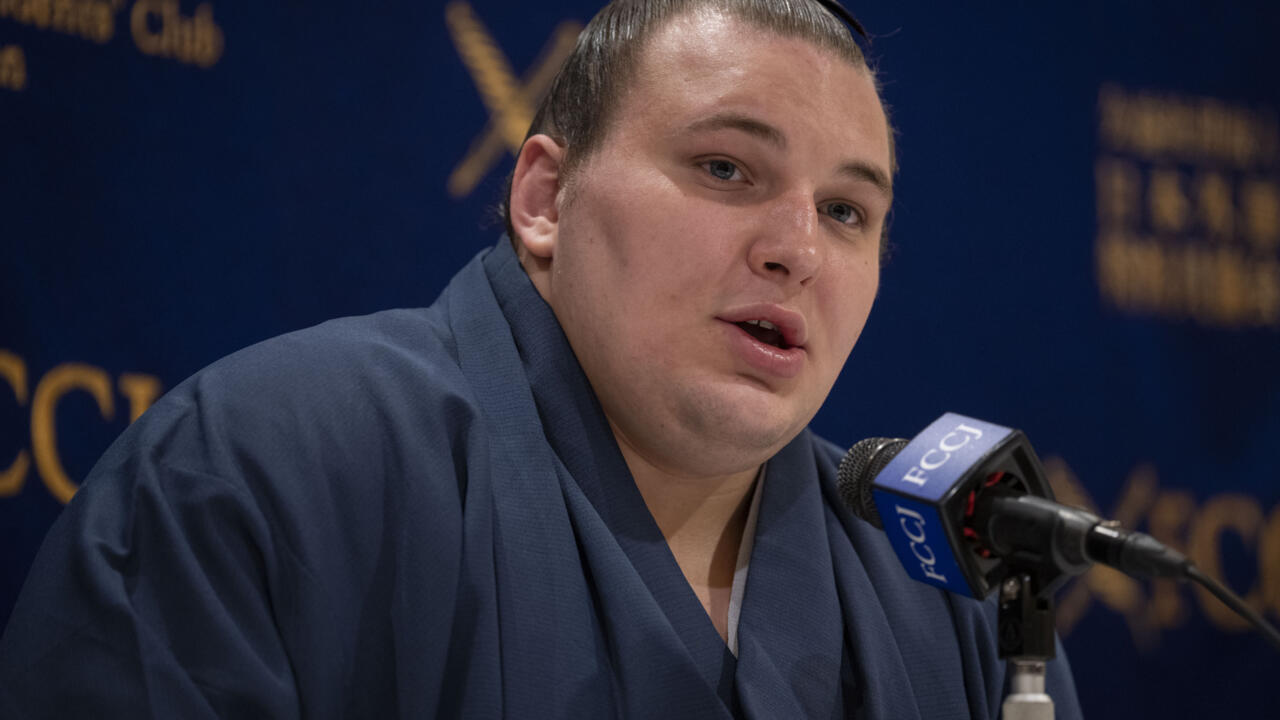 Aonishiki beomes first Ukrainian to win sumo tournament