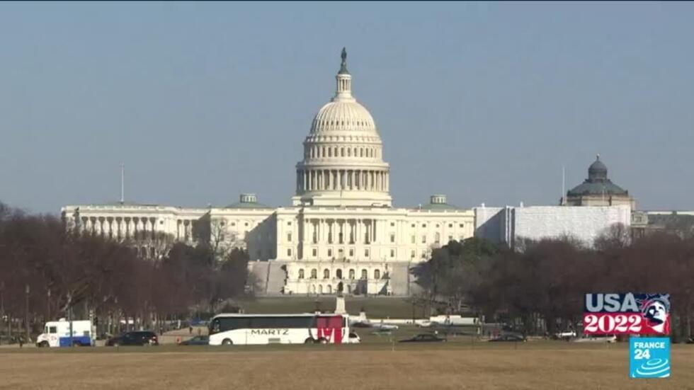 Biden, Trump rally troops on eve of crucial midterms - France 24