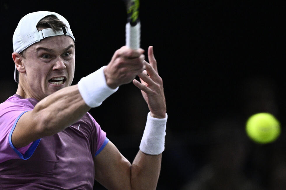 Zverev downs Tsitsipas in Paris as Rune keeps ATP Finals bid alive