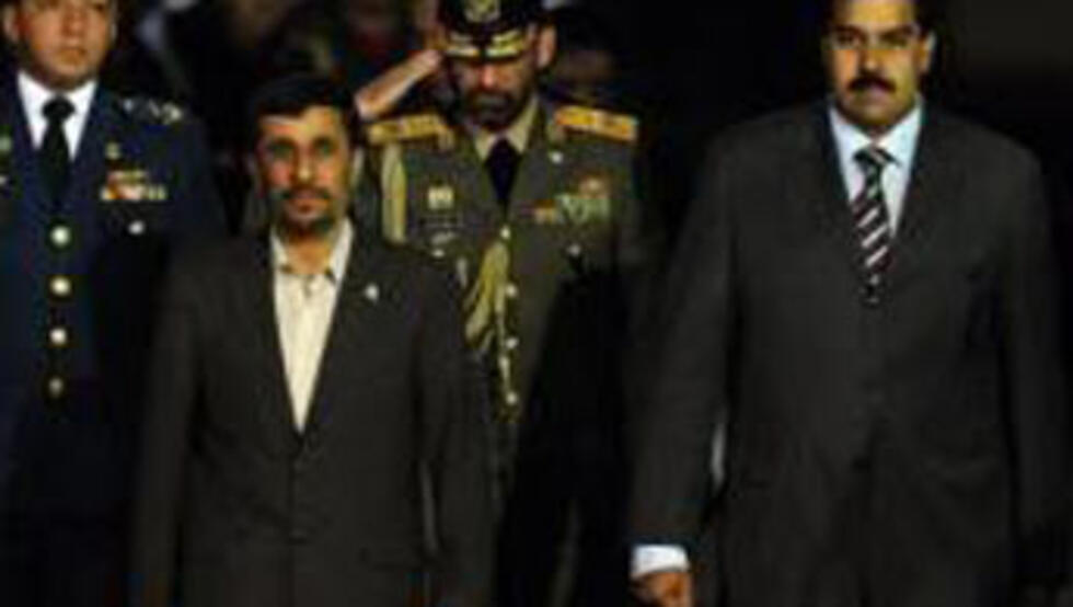 Ahmadinejad and Chavez celebrate revolutionary ties