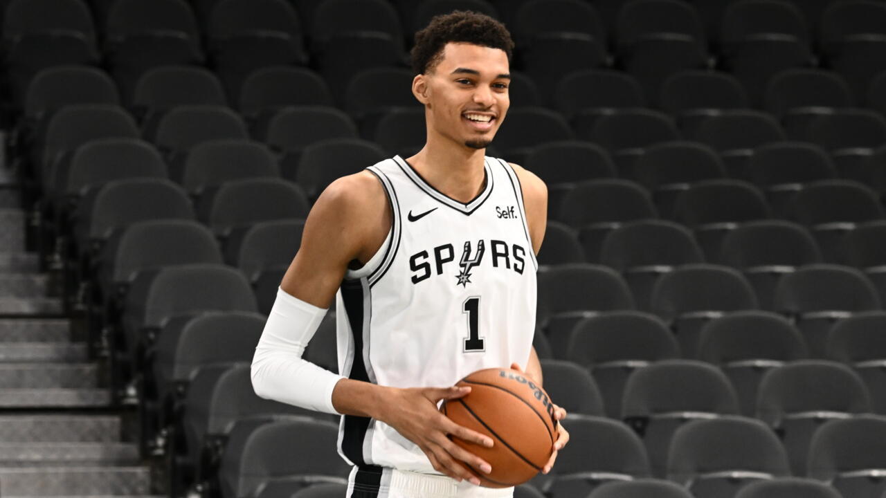 Wembanyama gets warm welcome in first practice with Spurs