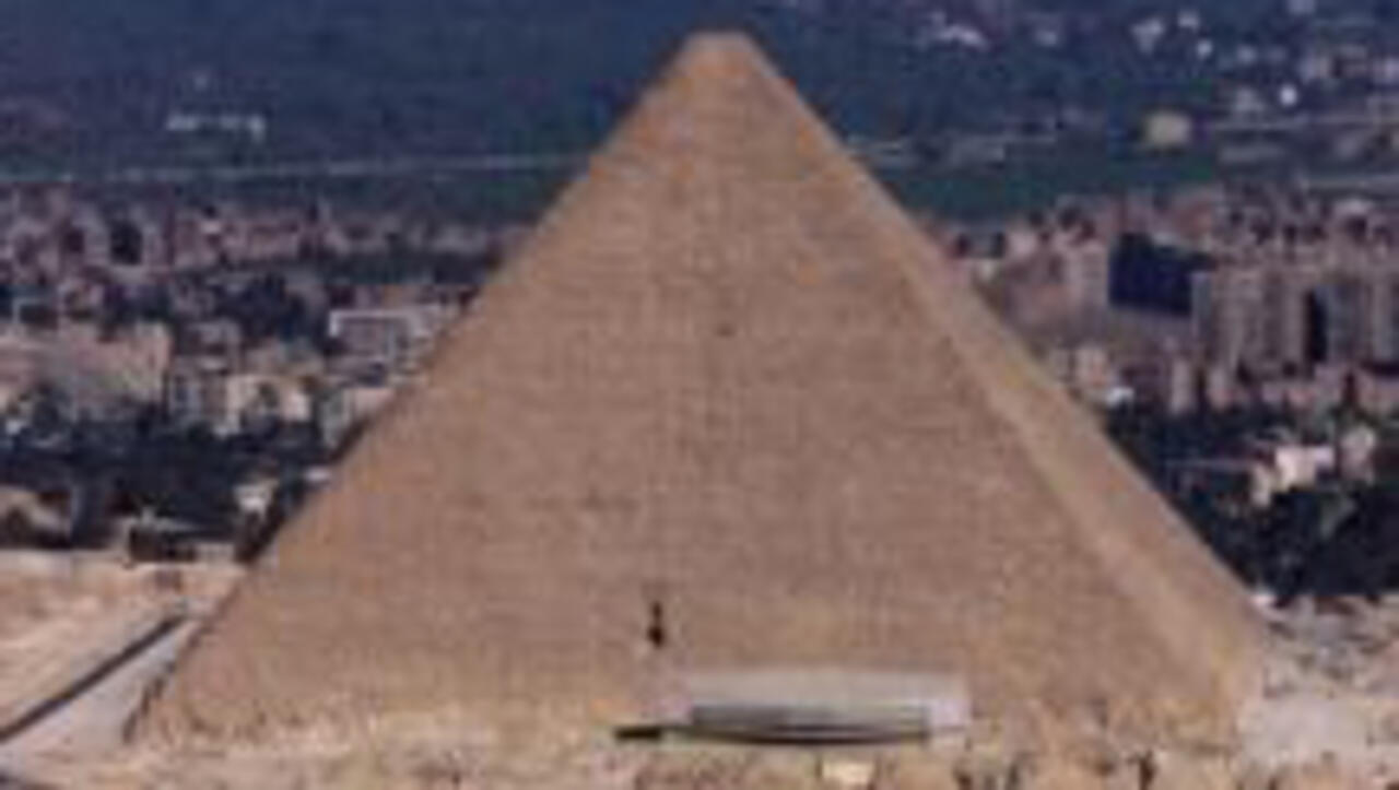 Discovery of new tombs hints that pyramid builders were not slaves