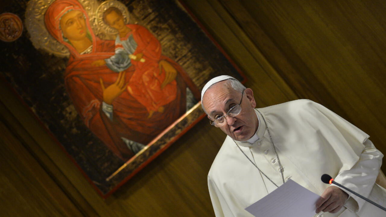 Pope streamlines process for Catholic marriage annulments