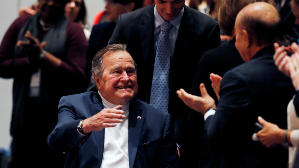 El expresidente George Bush fue hospitalizado tras presentar fatiga y ...