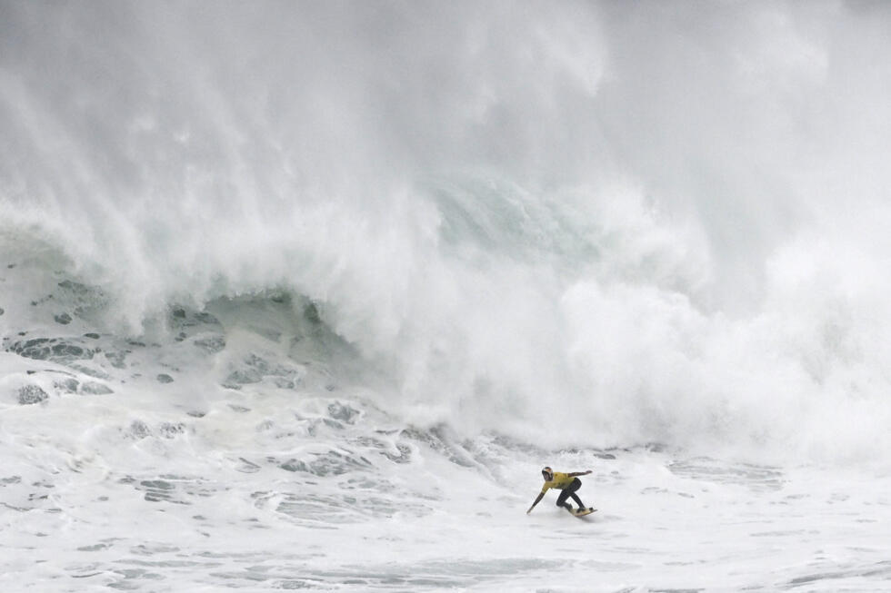 Surf: doublé français sur le spot de grosses vagues de Nazaré