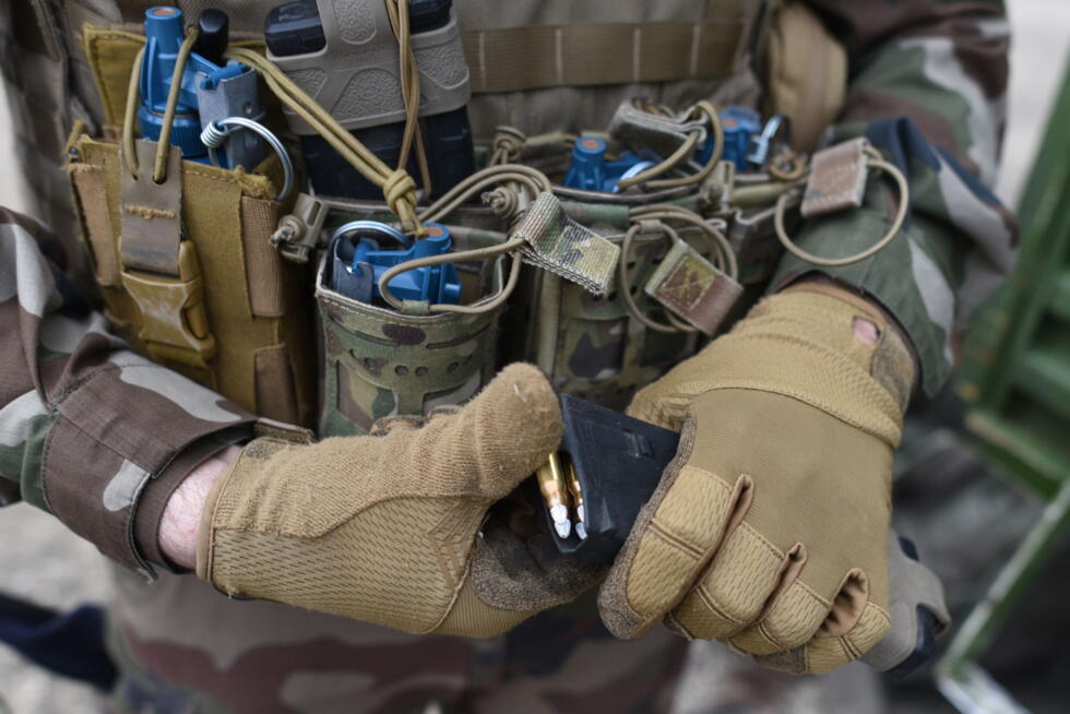 How French soldiers train for trench warfare - France 24
