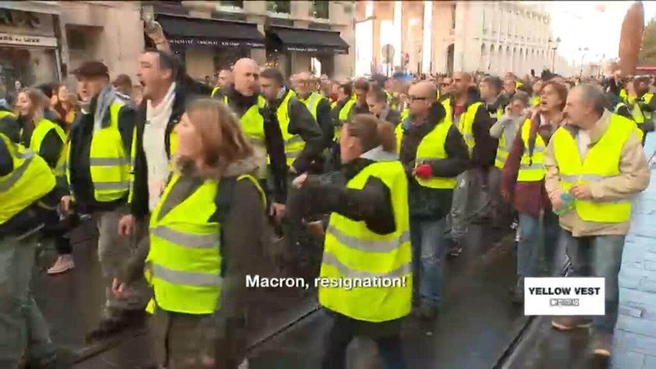 Yellow vests movement: An uprising that brings back souvenirs of past ...