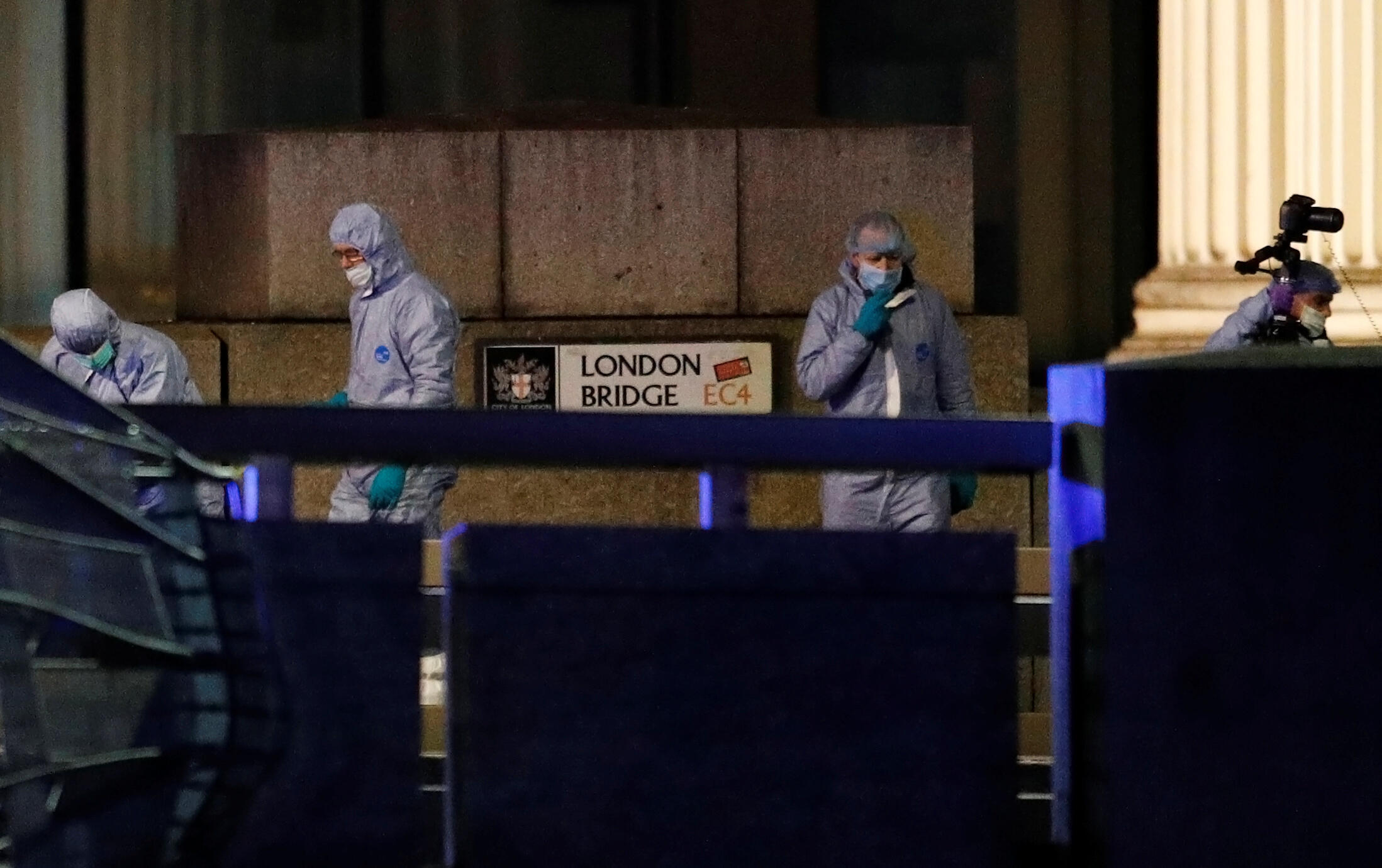 London Bridge stabbing terror attack: Two killed and suspect shot dead ...