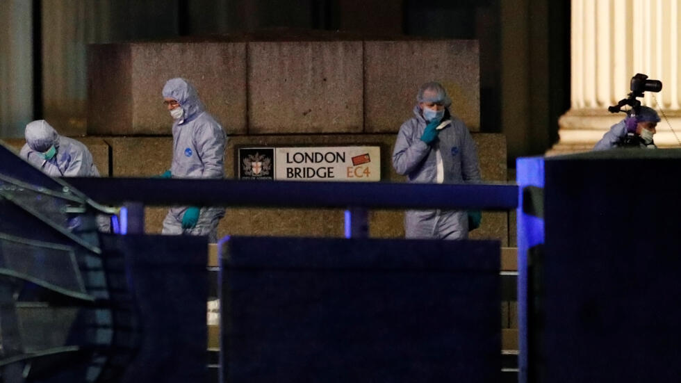 London Bridge stabbing terror attack: Two killed and suspect shot dead ...