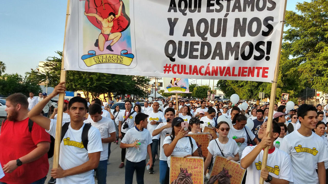 Marchan por la paz en Sinaloa tras la captura y liberación del hijo de “El Chapo”