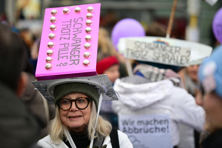 German campaigners demand abortion be fully legalised