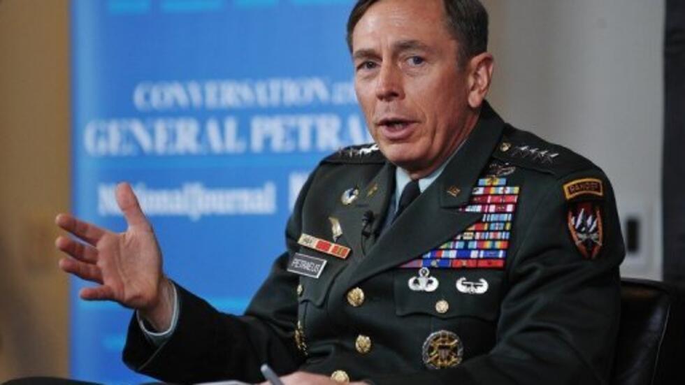 Petraeus steps down as US commander in Afghanistan