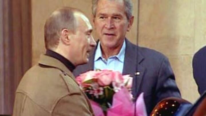 Bush and Putin meet for last summit