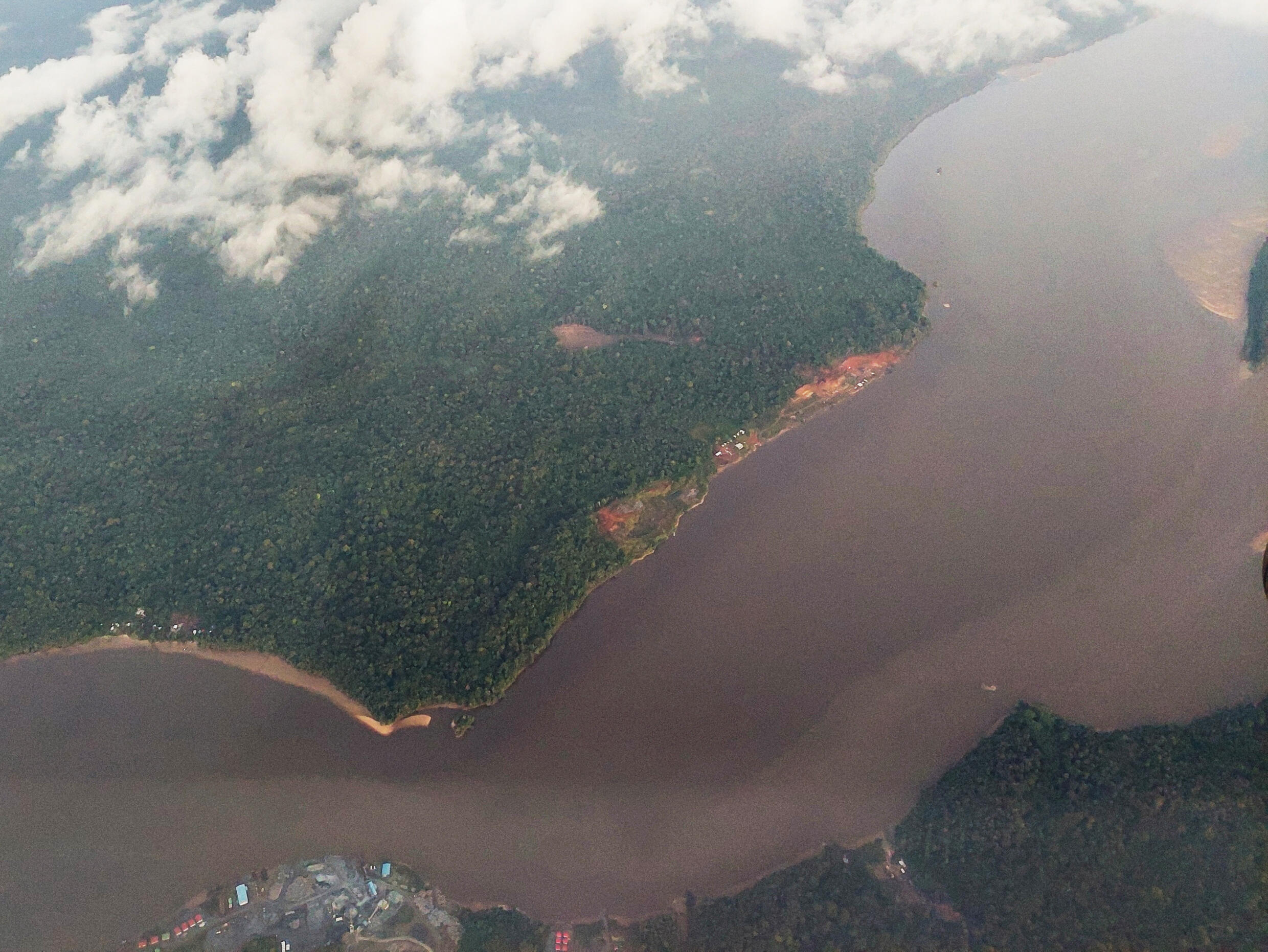 Guyana 'vigilant' as Venezuela vows to 'reclaim' disputed region