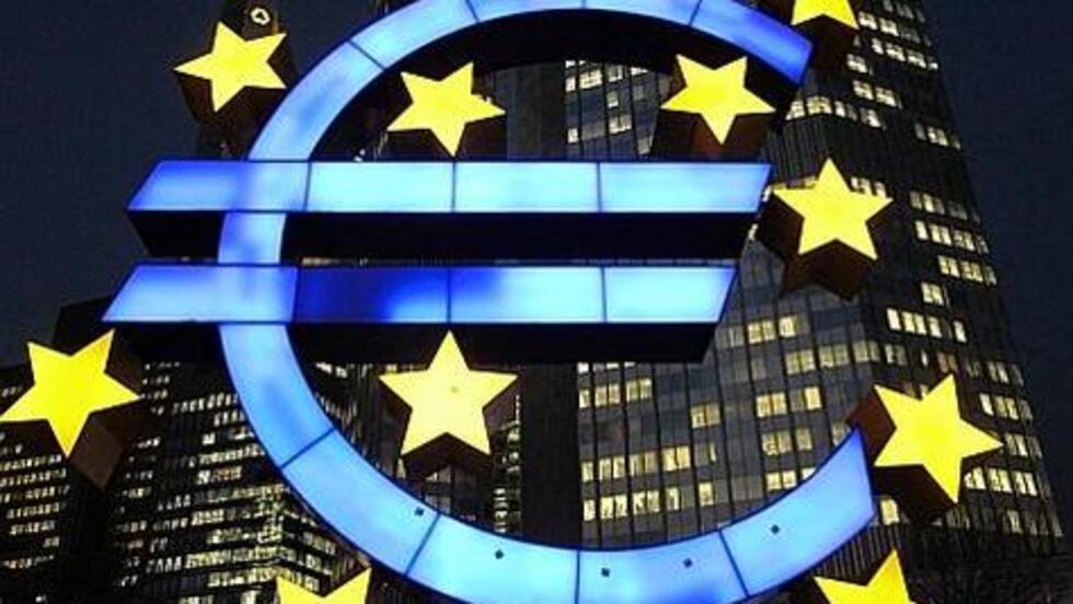 EU officials agree to historic cap on banker bonuses