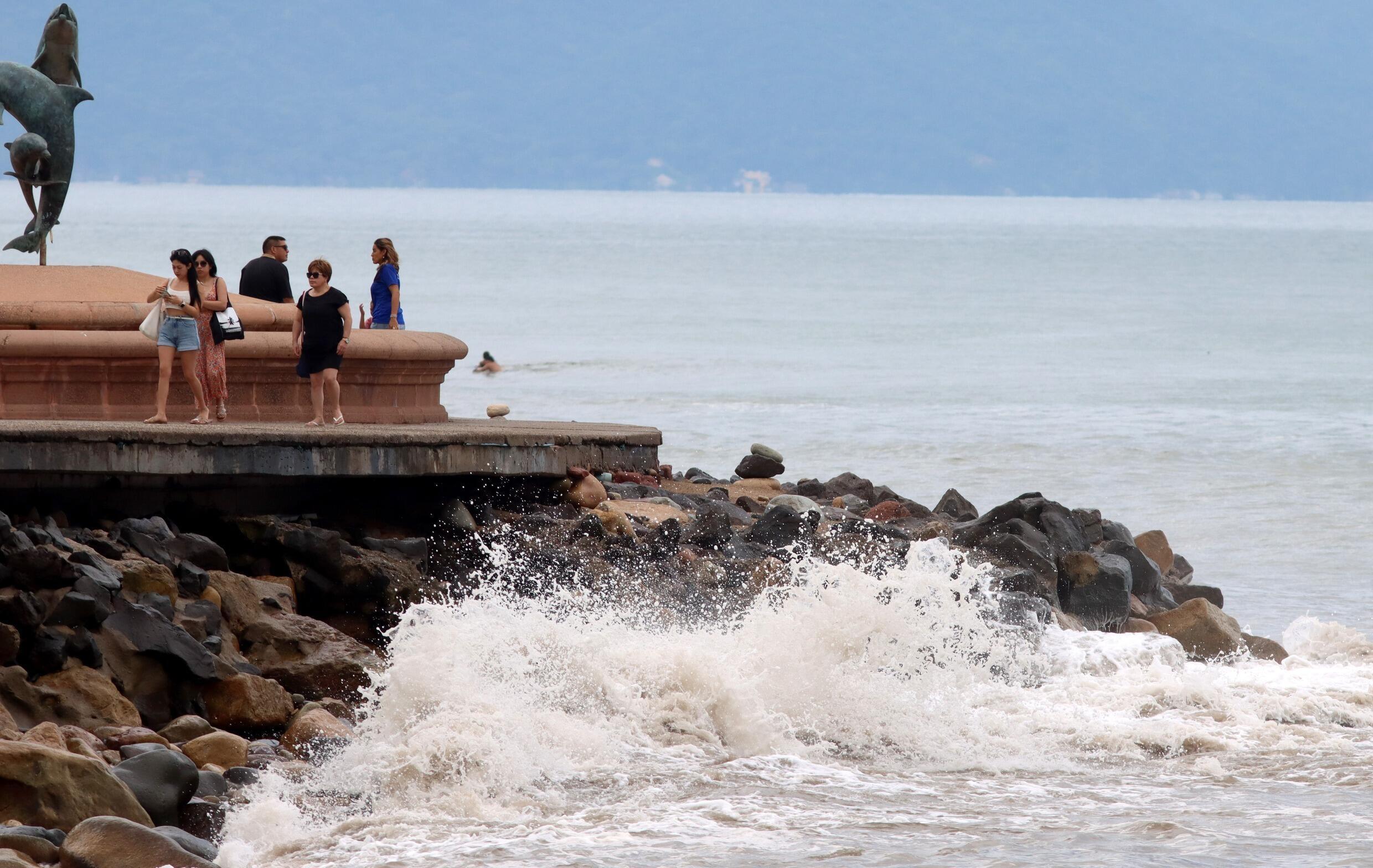'Extremely dangerous' Hurricane Lidia hits near Mexico's Puerto ...