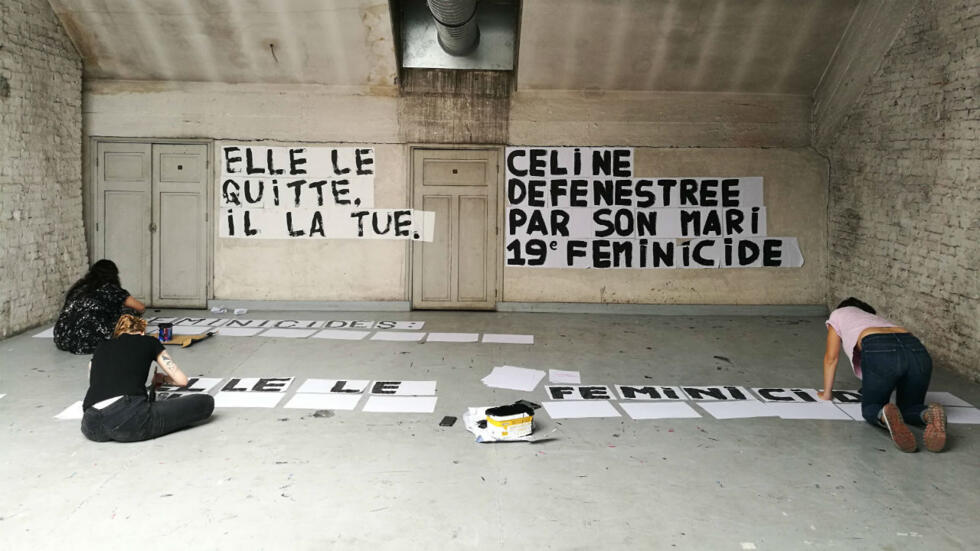 "On ne les oublie pas" : des affiches anti-féminicides dans les rues de ...
