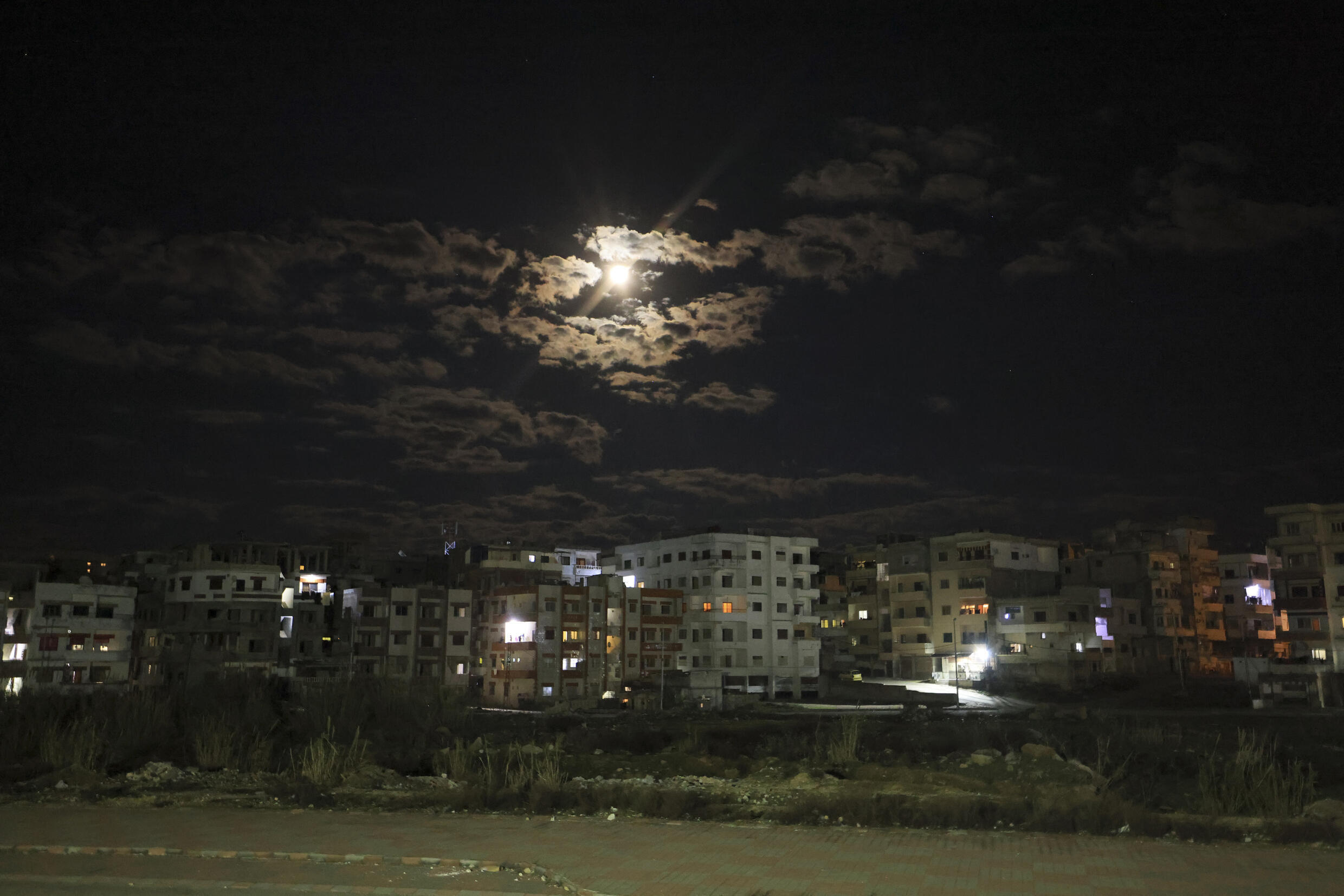 Hope, resources in short supply as Syria rescue efforts press on