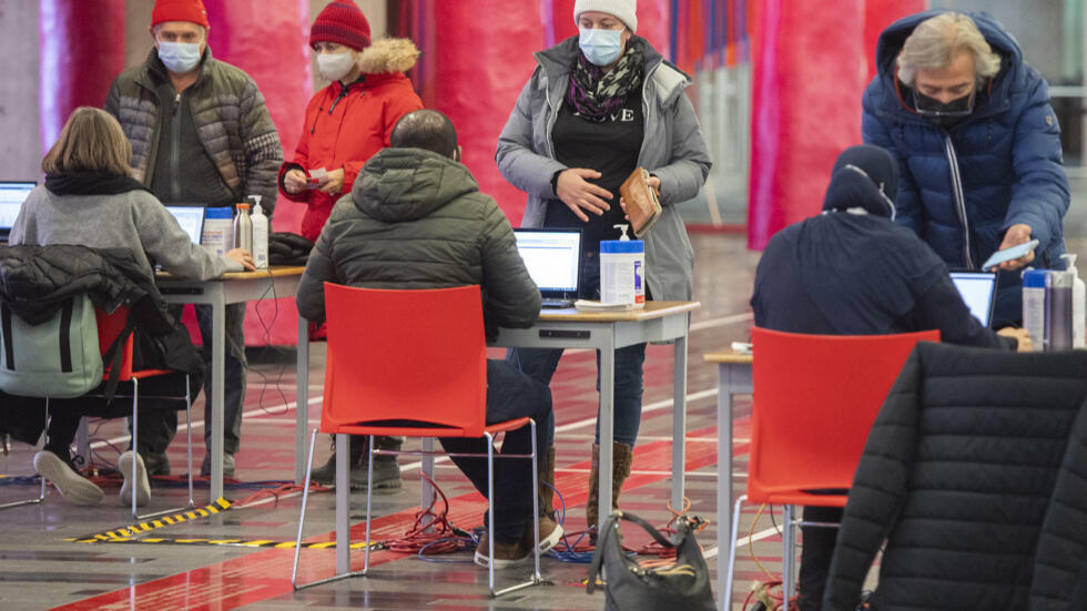 Quebec seeks to tax unvaccinated as health system struggles with Omicron