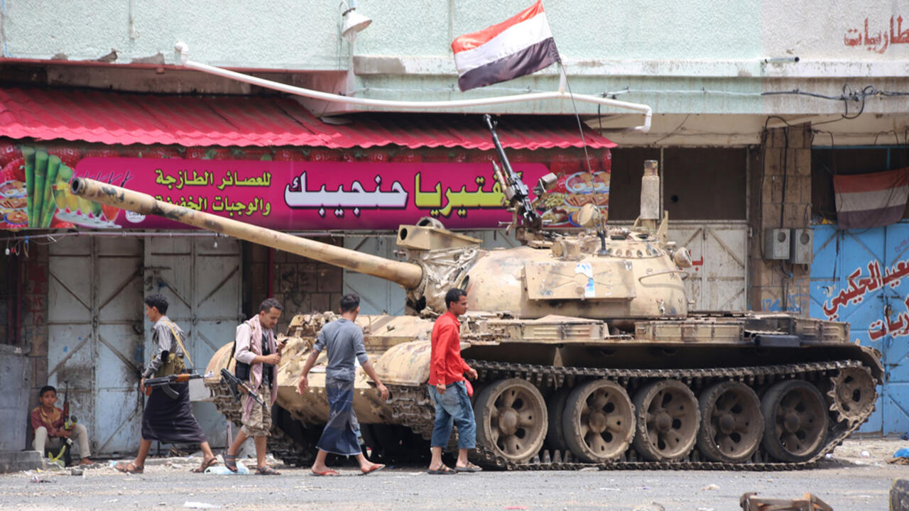 Yemen's exiled president rejects talks, launches major offensive