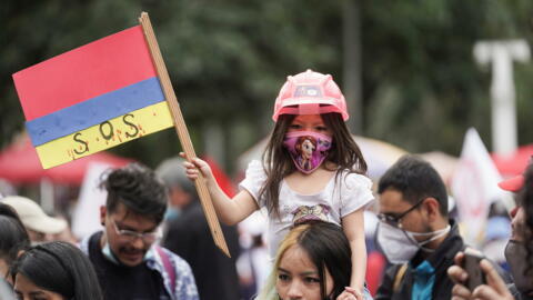 Hundreds of thousands of Colombians protest President Petro's economic ...