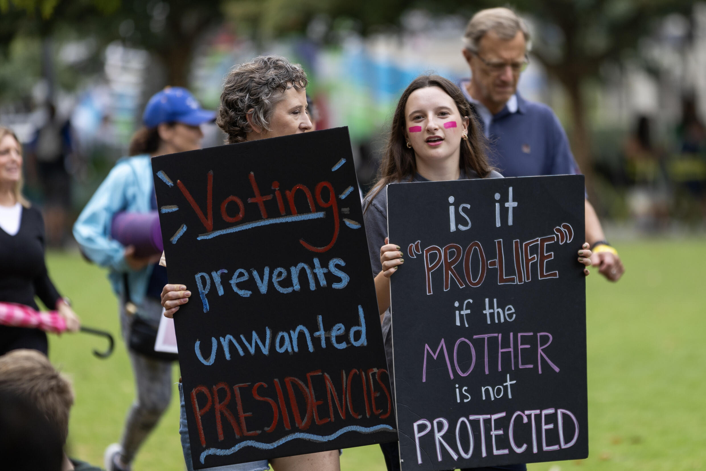 Thousands at US Women's March stress need for abortion rights