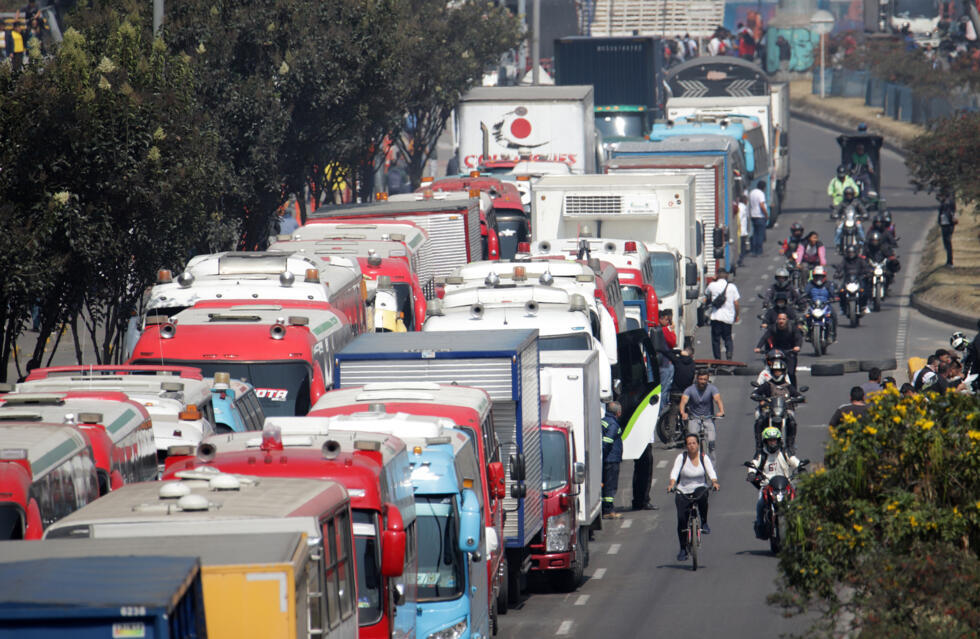 Trucker protests fuel fear of food shortages in Colombia