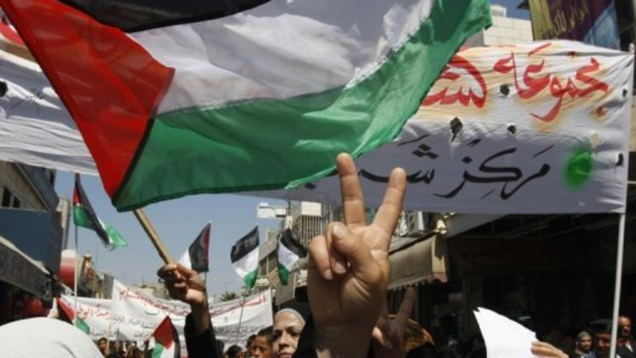 Palestinian factions sign unity accord in Cairo