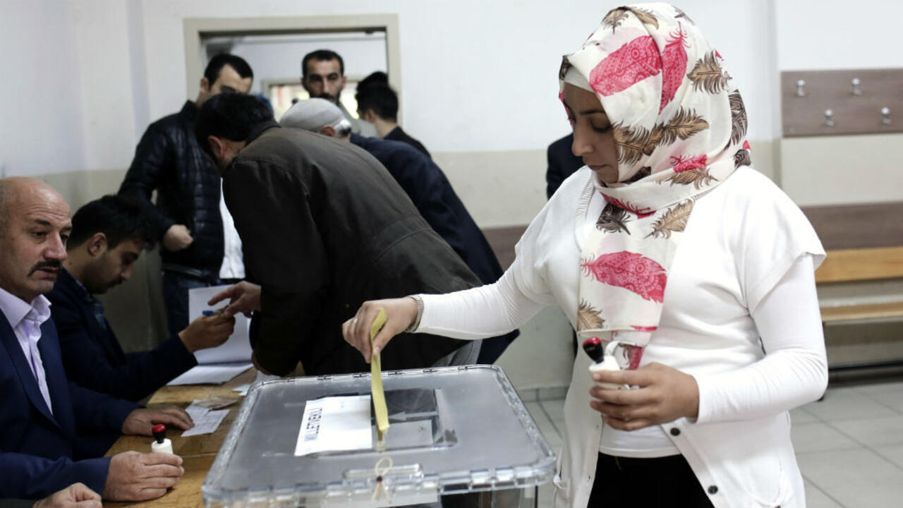 Divided Turkey holds snap election amid security, economic fears