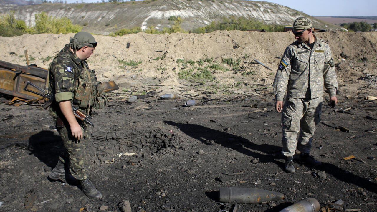 Peace negotiators agree to buffer zone in east Ukraine