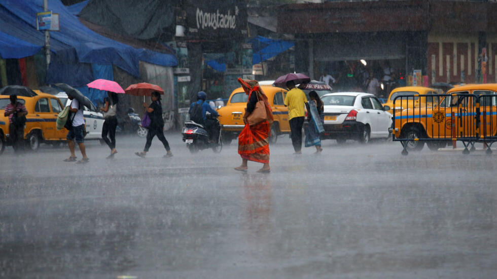 A million people evacuated as deadly Cyclone Fani lashes India