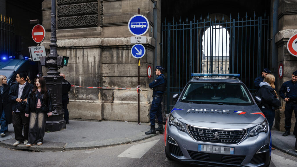 Thieves steal French crown jewels from Louvre in daytime raid