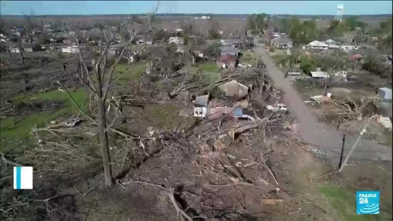 Aux États-Unis, plus d'une vingtaine de morts après des tornades et des orages dans le ...