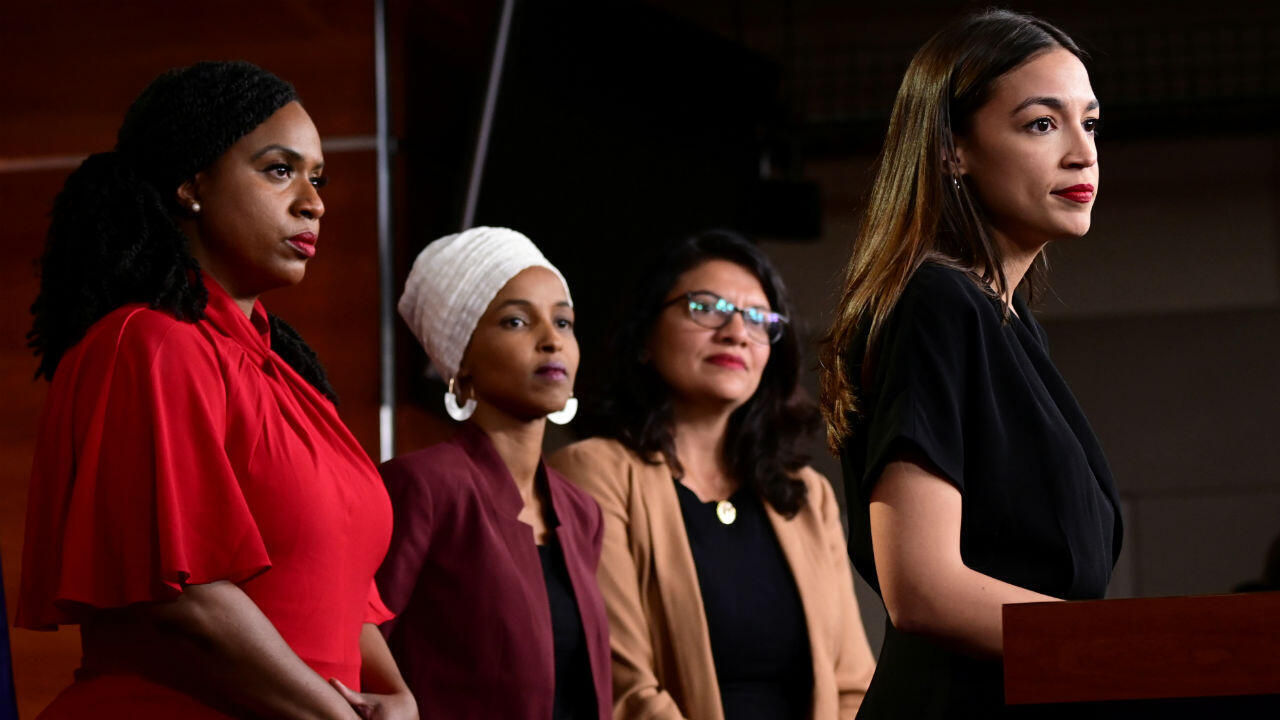 Trump renews attacks on four Democratic congresswomen