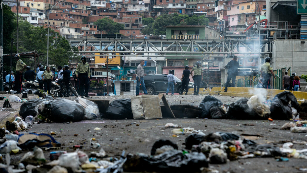 Venezuela protesters block streets after president calls for new ...