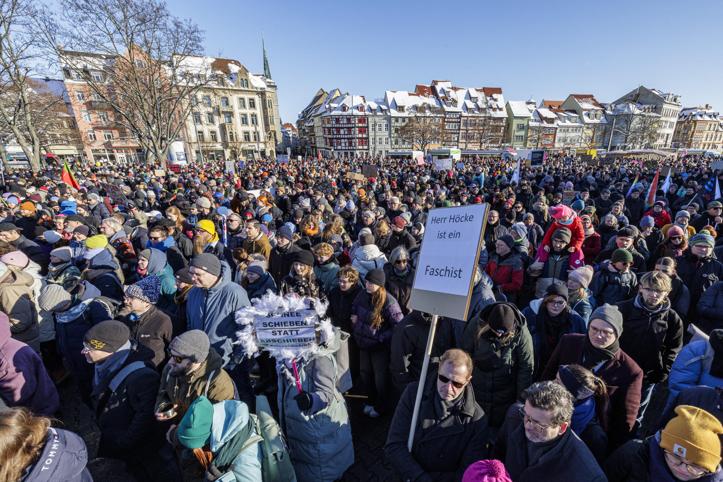 Some 250,000 turn out to protest German far right's mass deportation plans