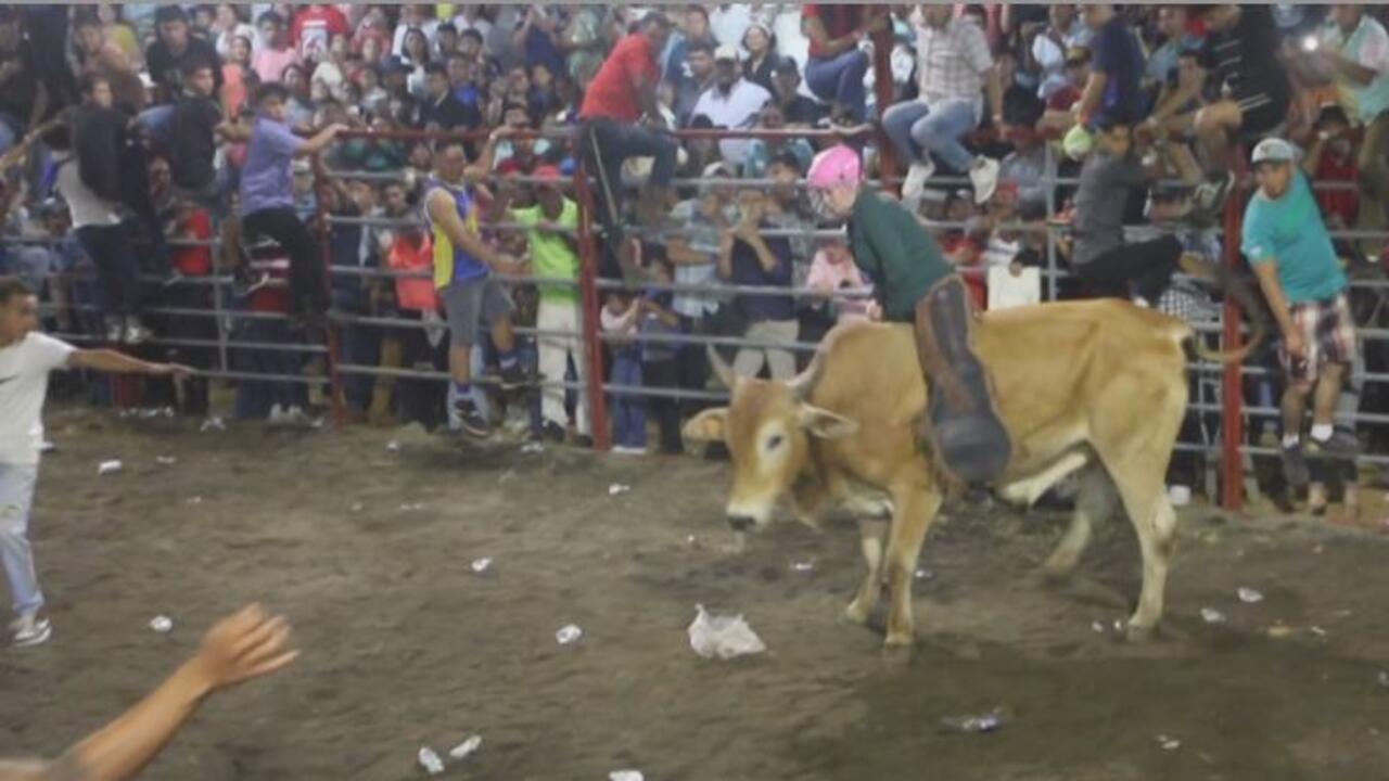 Women rodeo bull riders buck macho tradition in Nicaragua - France 24