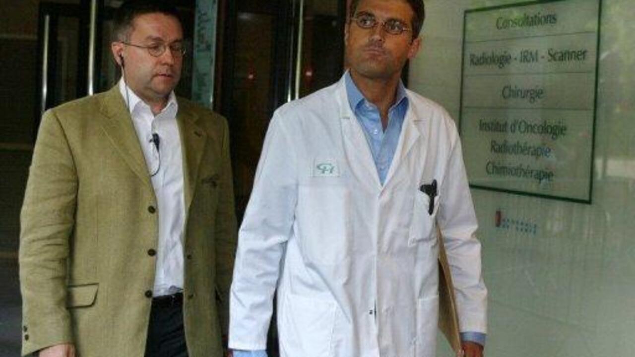 Agression du Dr Delajoux, qui a opéré Johnny à Paris fin novembre