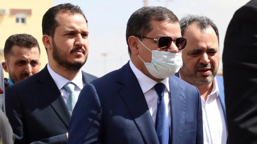 Libya's interim PM sworn in, promises 'government of all Libyans'