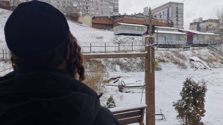 Devout Jews in Ukraine stay to pray and await 'apocalypse'