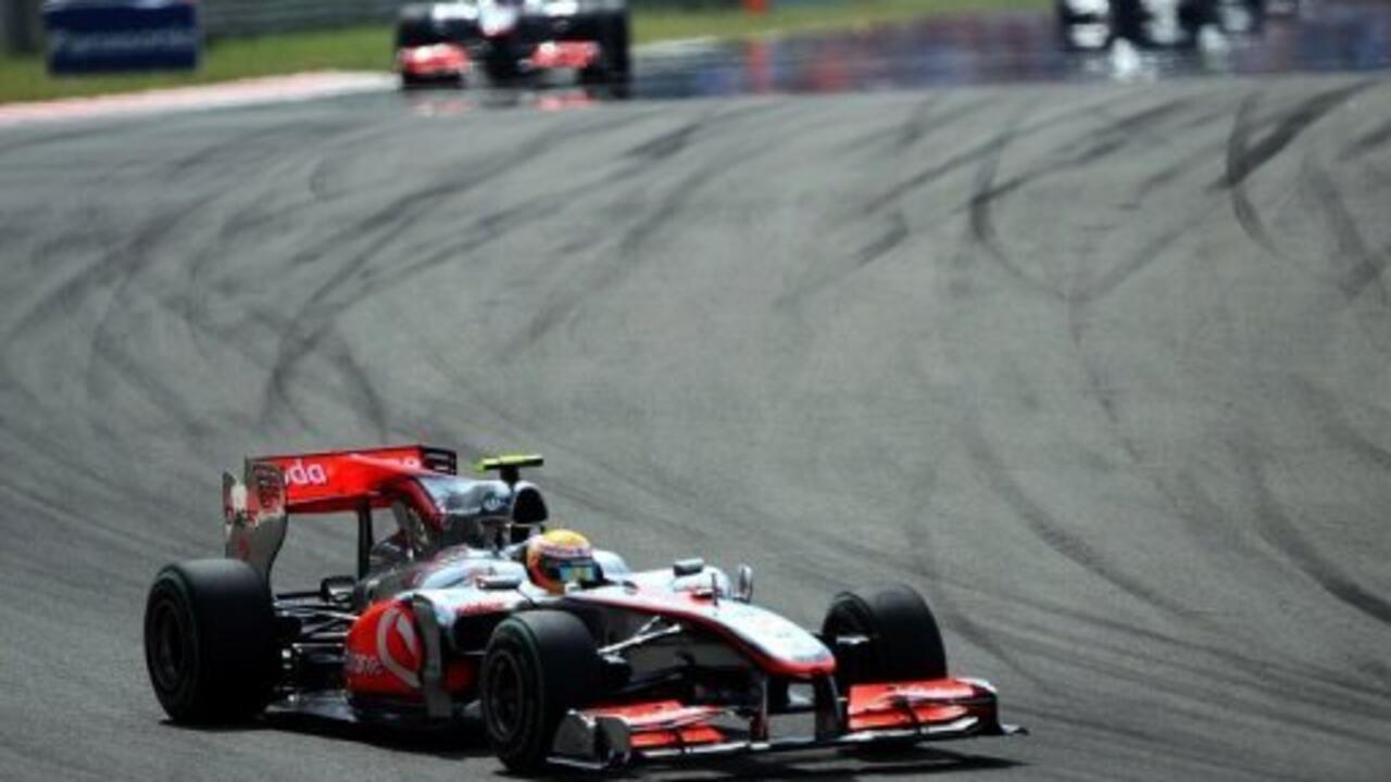 Hamilton wins in Turkey after Red Bull collision - France 24