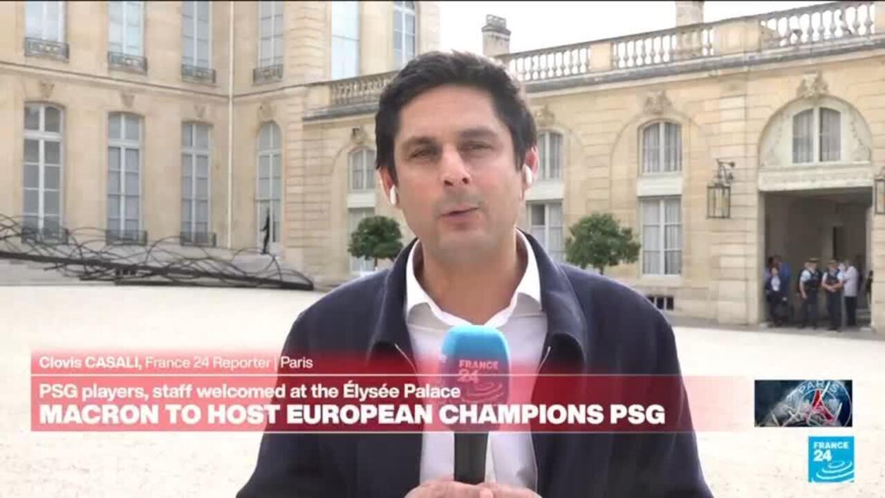 PSG players and staff welcomed at the Elysée Palace by Macron - France 24