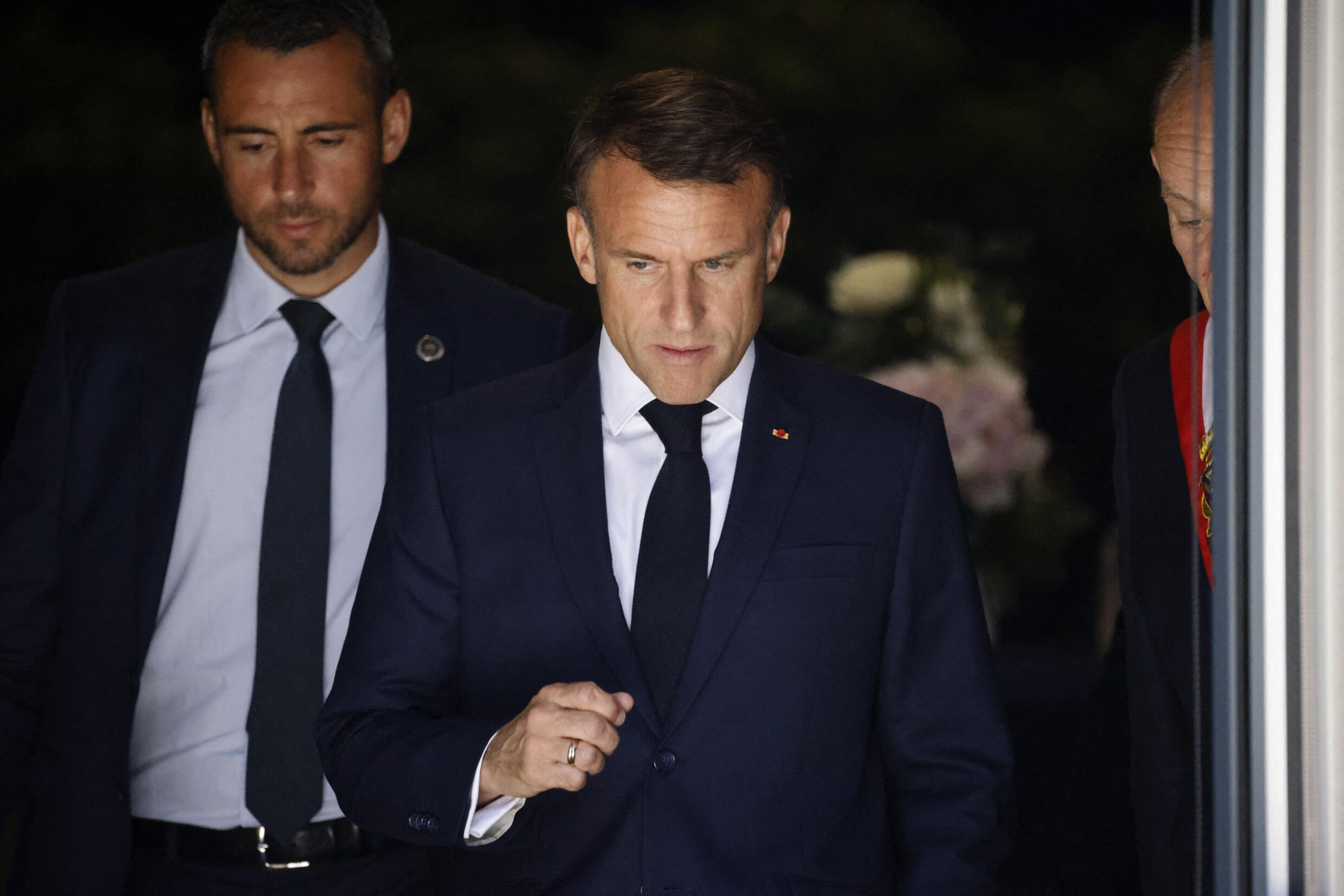 Macron defiende su convocatoria a elecciones anticipadas como la "solución más responsable"