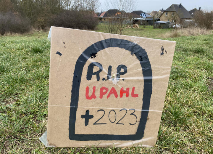 Tensions brew in Germany over refugee arrivals