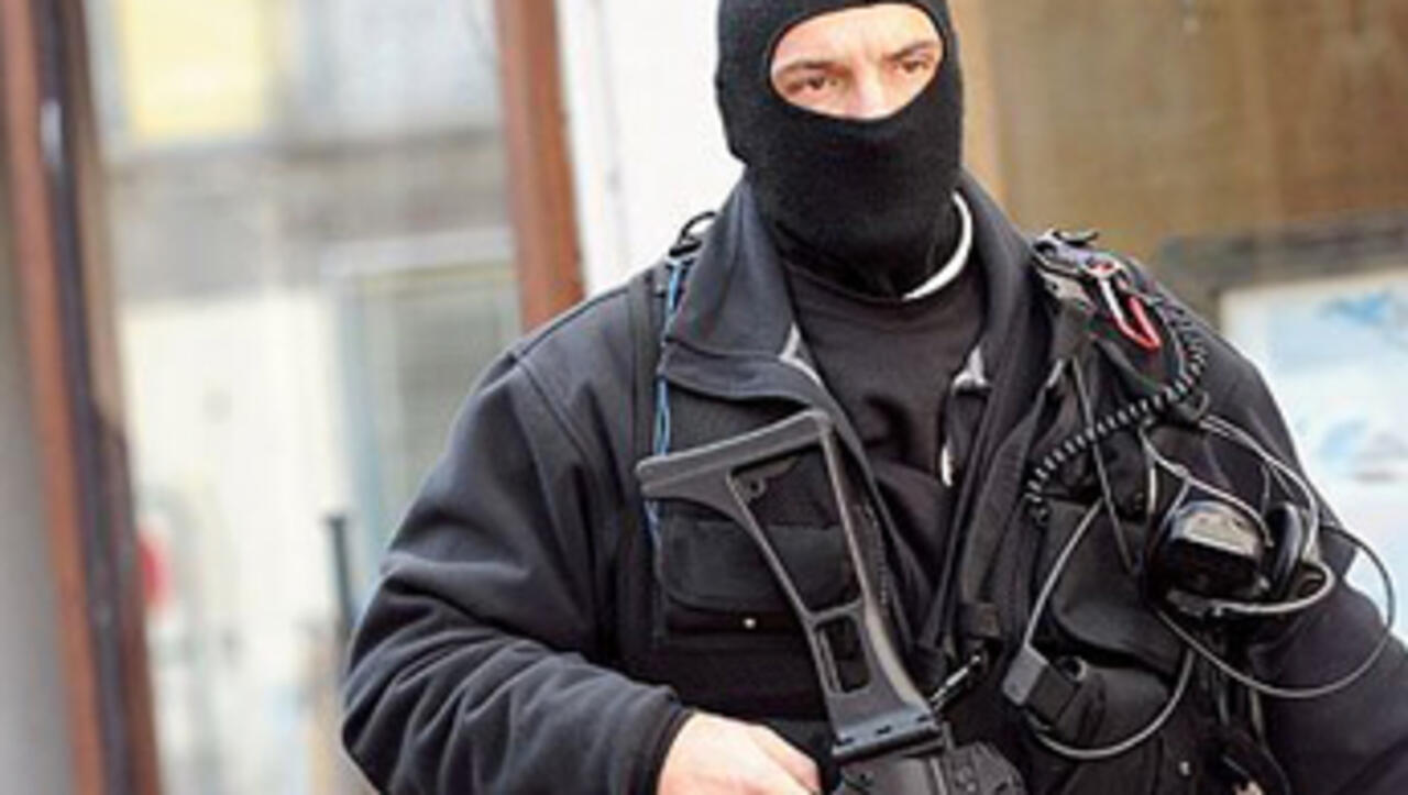 French police arrest 12 in counter-terrorism raids
