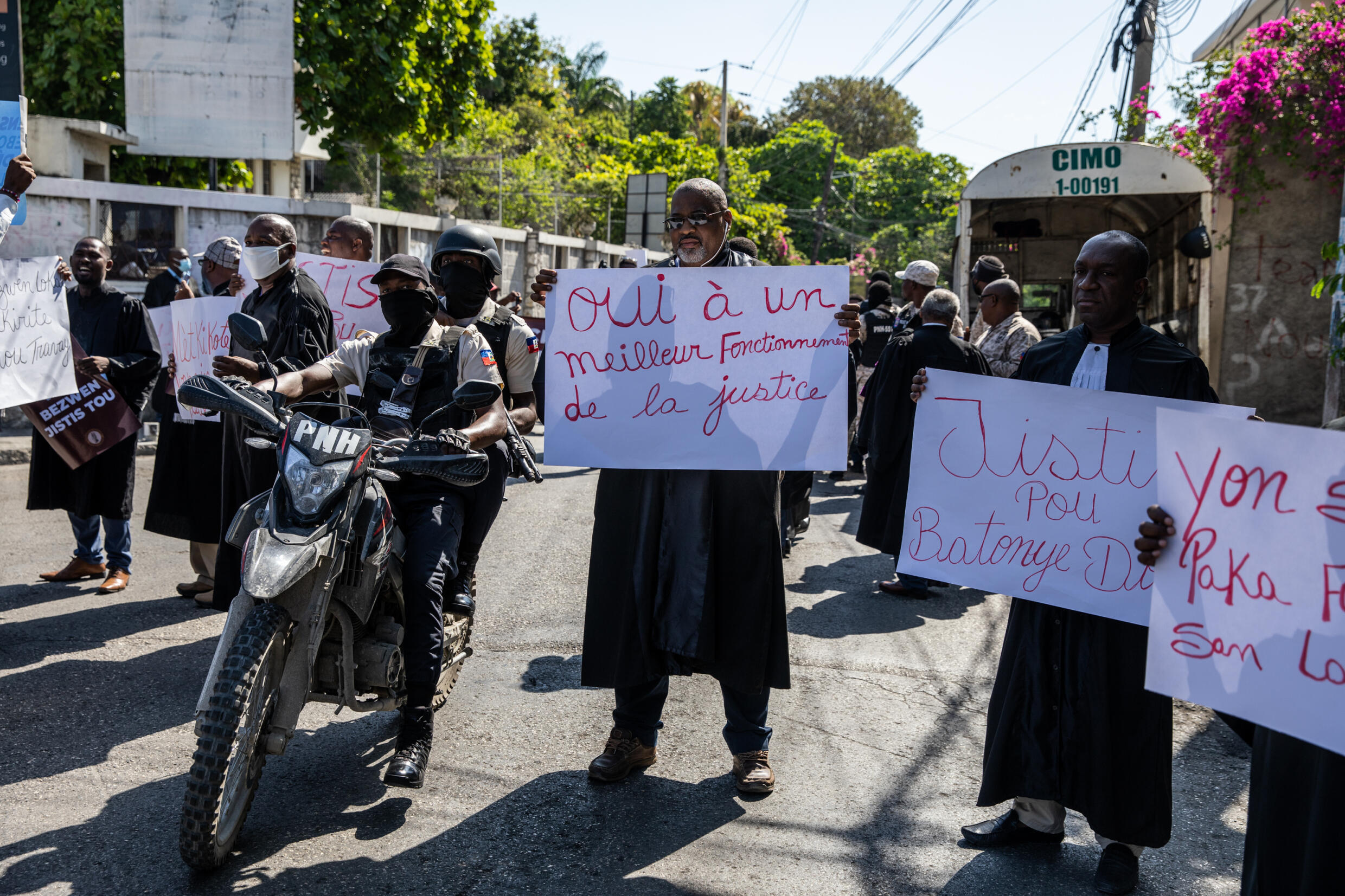 Gangs, inflation and political crisis bring Haiti economy to brink