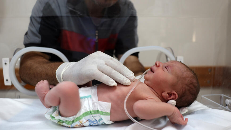 Newborn saved from dead mother's womb as Israeli strikes kill dozens ...